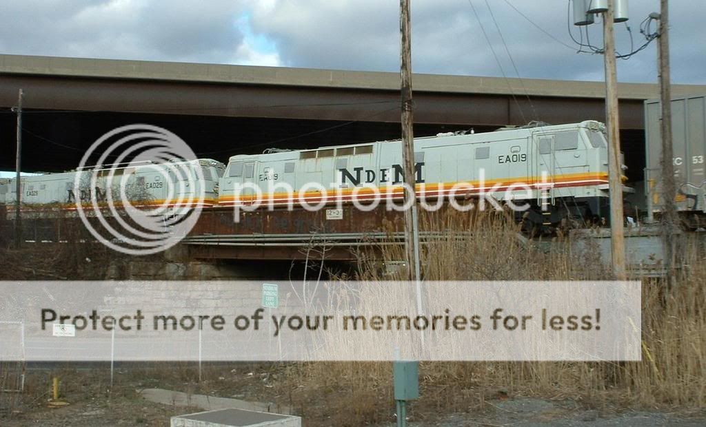 5 NdeM electrics EB on Q621 (?) - RAILROAD.NET